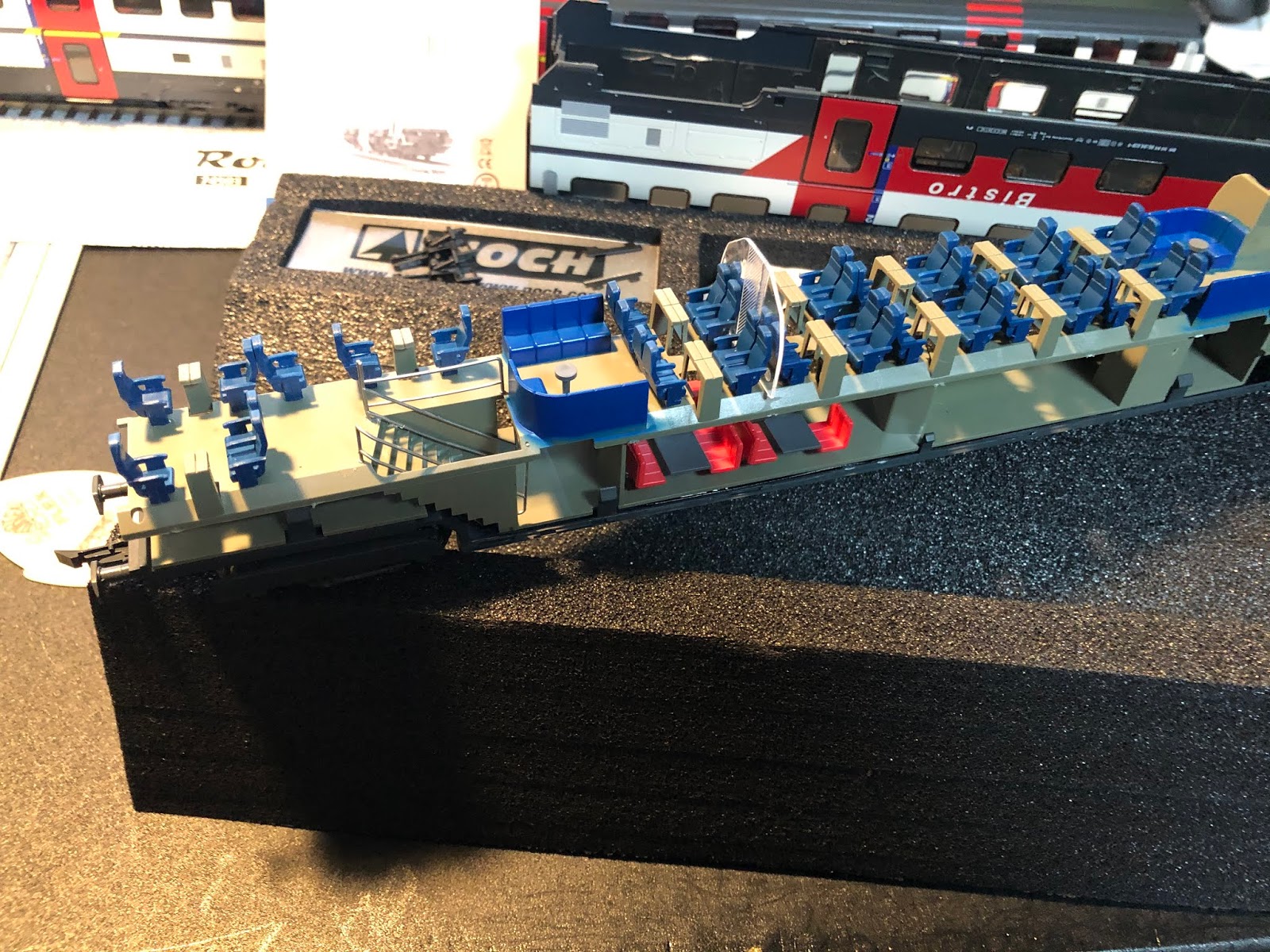 欧州鉄道模型とDCC 始めます！: IC2000 内装全部、お見せします！