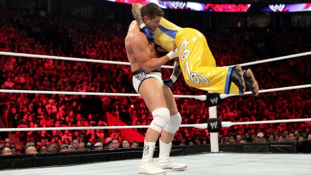 WWE In live!!!!: REY MYSTERIO vs CODY RHODES