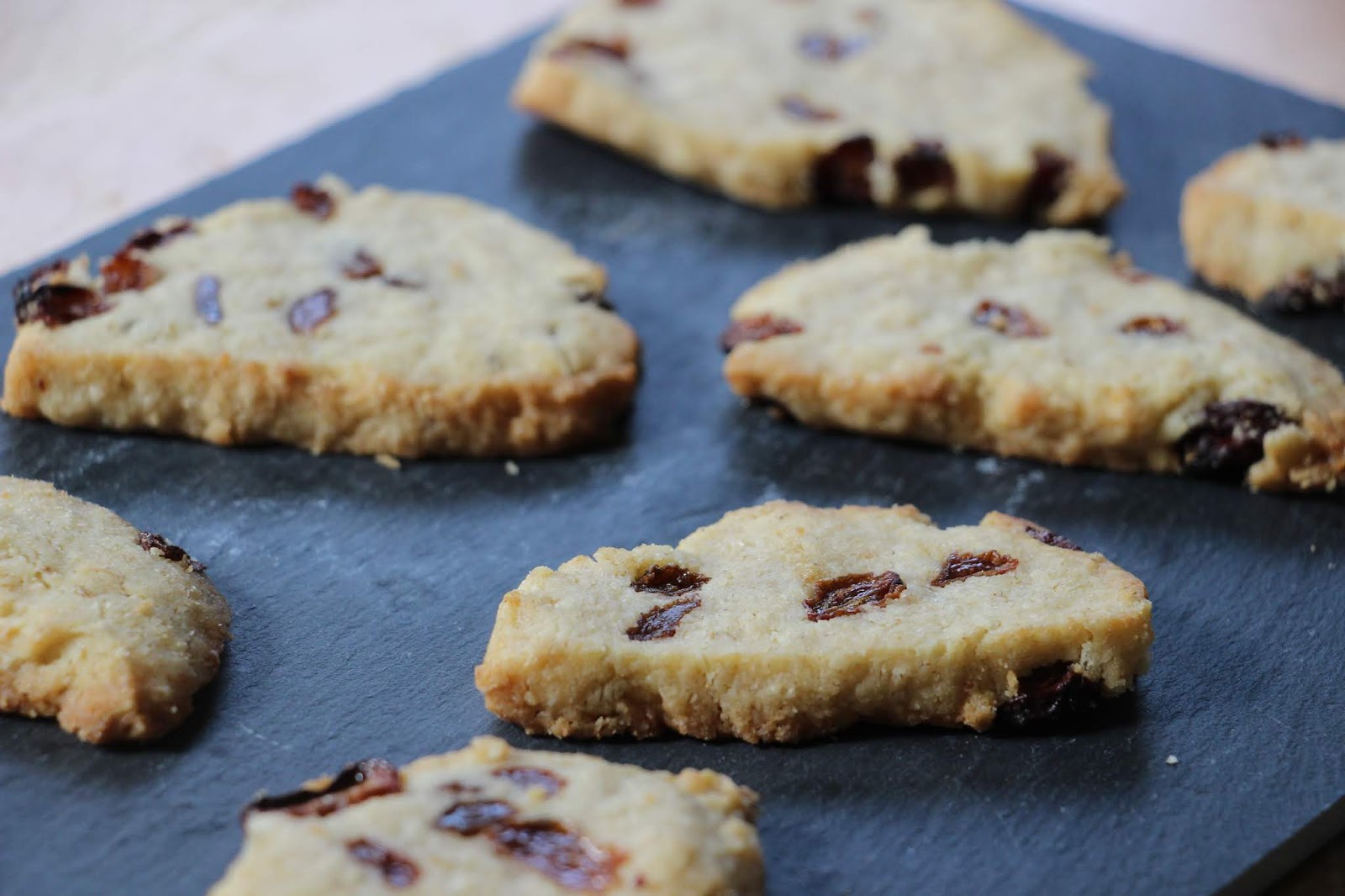 Flo en cuisine: Oatmeal raisin shortbread ou les cookies de The Elder ...