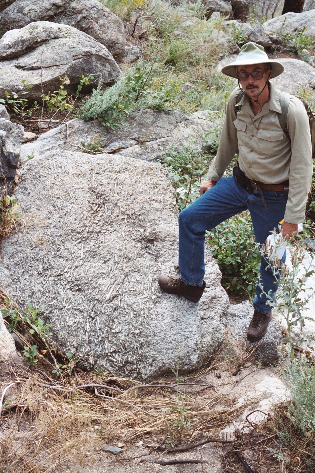 Giant Opal Deposit Discovery Along Highway: New Gemstone Deposits ...