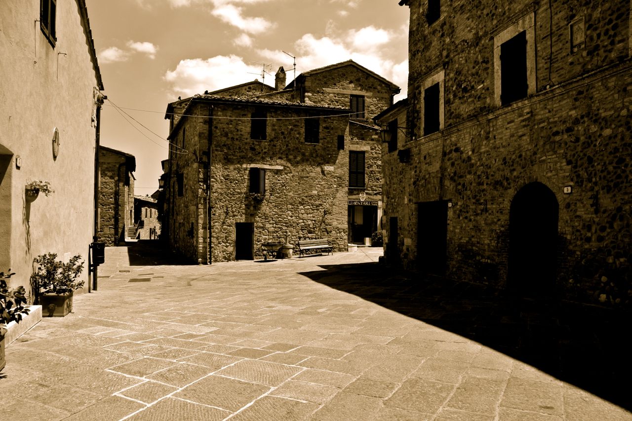 vivere a pierino: passaggio da Contignano