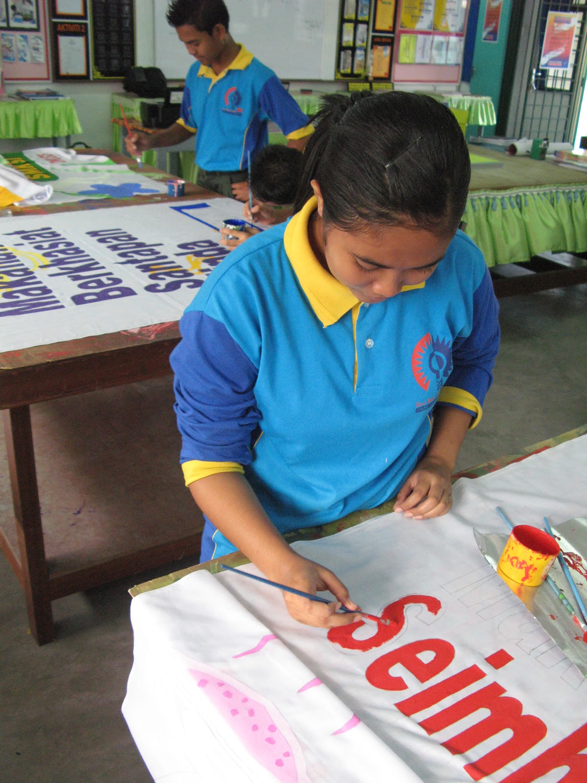 Seni Reka Tanda SMKSI: Kain Rentang
