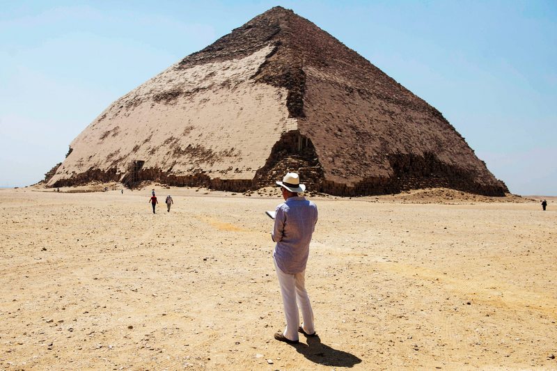 Egipto abre al público exótica pirámide romboidal de 101 metros ...