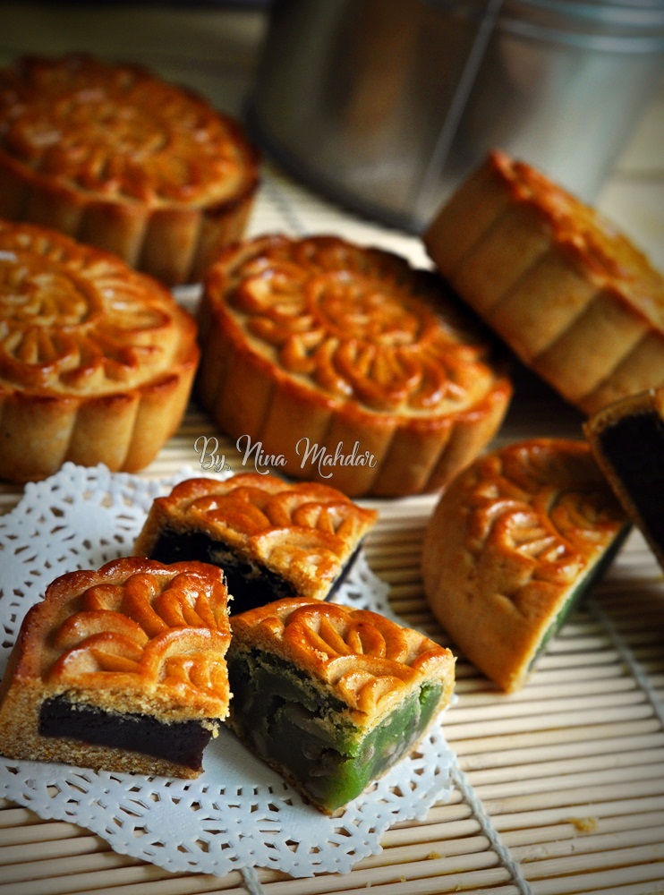 Nina Mahdar: MOONCAKE / KUIH BULAN