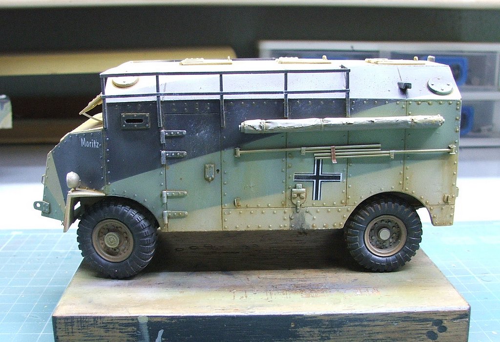 Panzerserra Bunker- Military Scale Models in 1/35 scale: AEC Dorchester ...