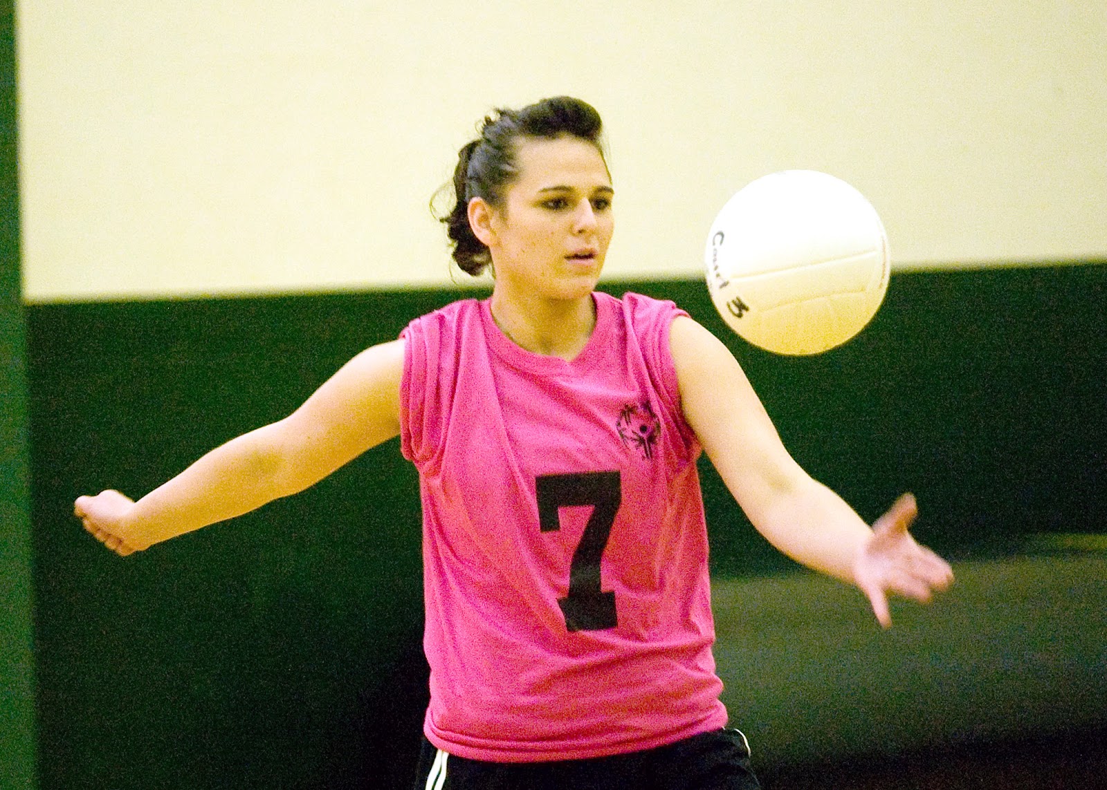 Asli Arek Voli: Servis Dan Menerima Servis