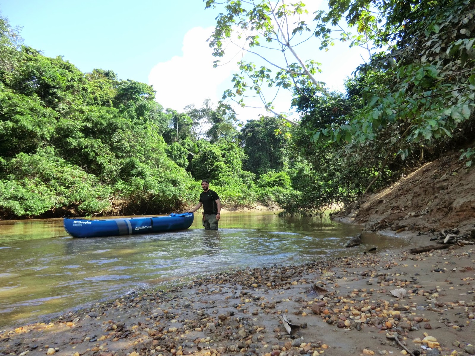 Exploradores S.A.: Alejandro Labaka, mito y misterio de un obispo que ...