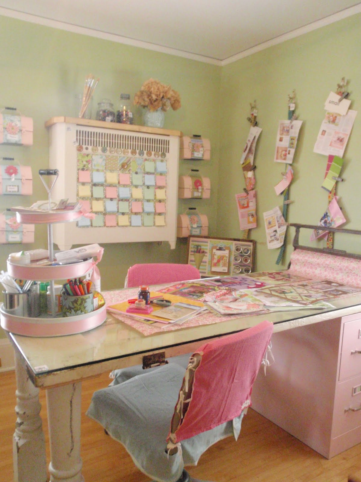 By Your Hands: Tuesday Tutorial ---- Craft Tables