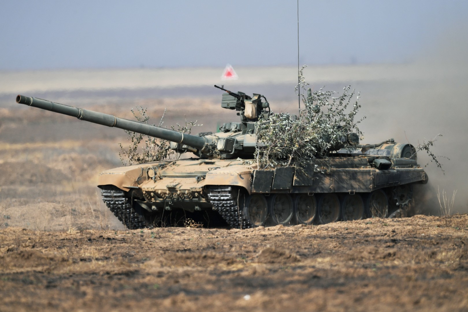 The Dead District: Msta-S SPH, T-90A MBT and BMP-3 IFV side by side