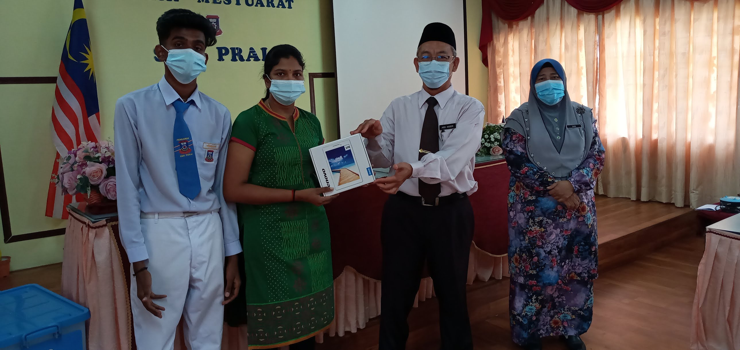 LAMAN BLOG SMK PRAI - PEA 0001: MAJLIS PENYERAHAN TABLET empowerNCER ...