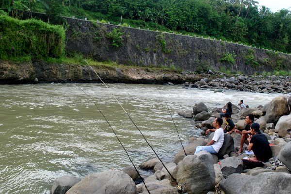 Cara Memancing Di Sungai Yang Paling Jitu ~ Resep Umpan Ikan Paling Jitu