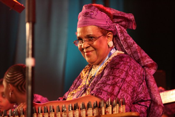 JE UNAWAJUA TAUSI WOMEN TAARAB KUTOKA VISIWANI ZANZIBAR?...SOMA HABARI ...