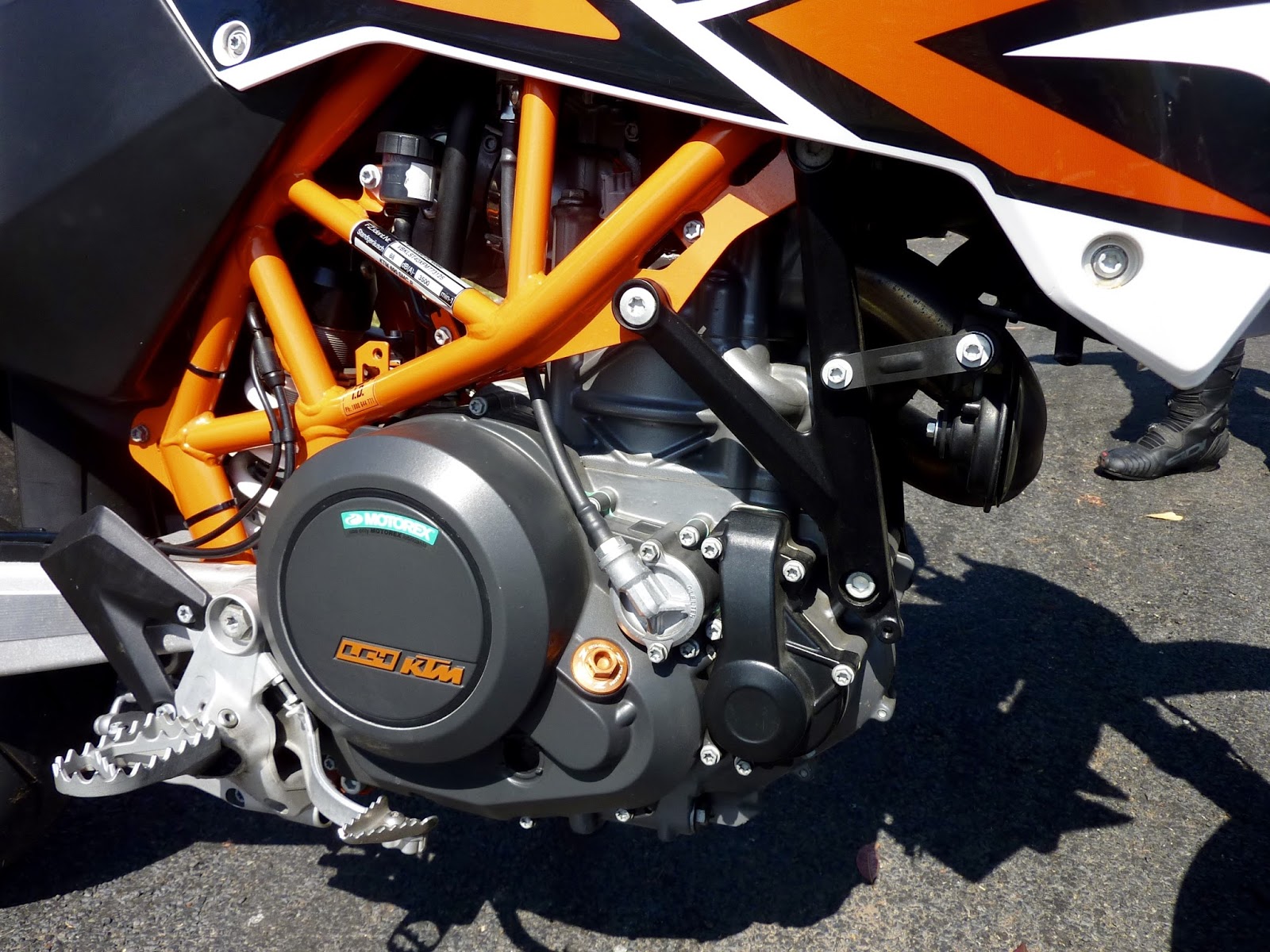 BikeTech7: KTM690 SMC-R — Review, Test and Smiles.