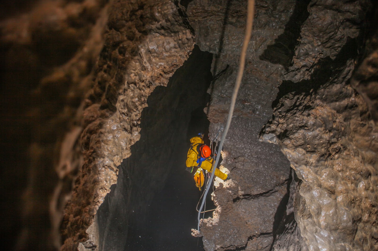 MAIN DRAIN CAVE DIVE EXPEDITION 2016, DIVE GEAR HAUL-IN - ADAM HAYDOCK