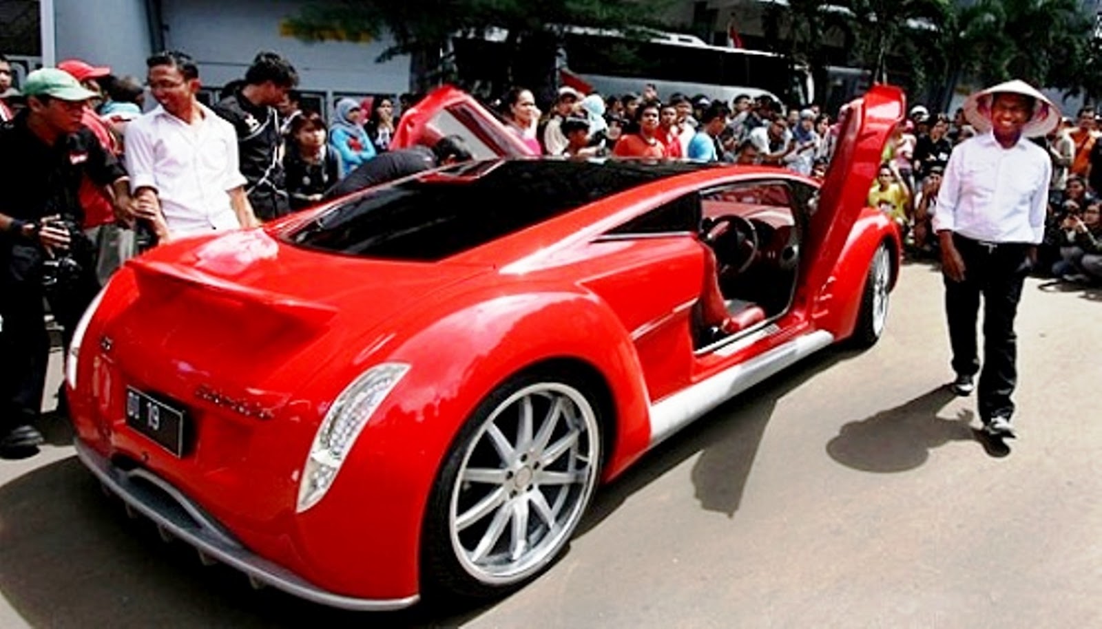 indonesian-autocars.blogspot.com: Indonesian National Electric Car