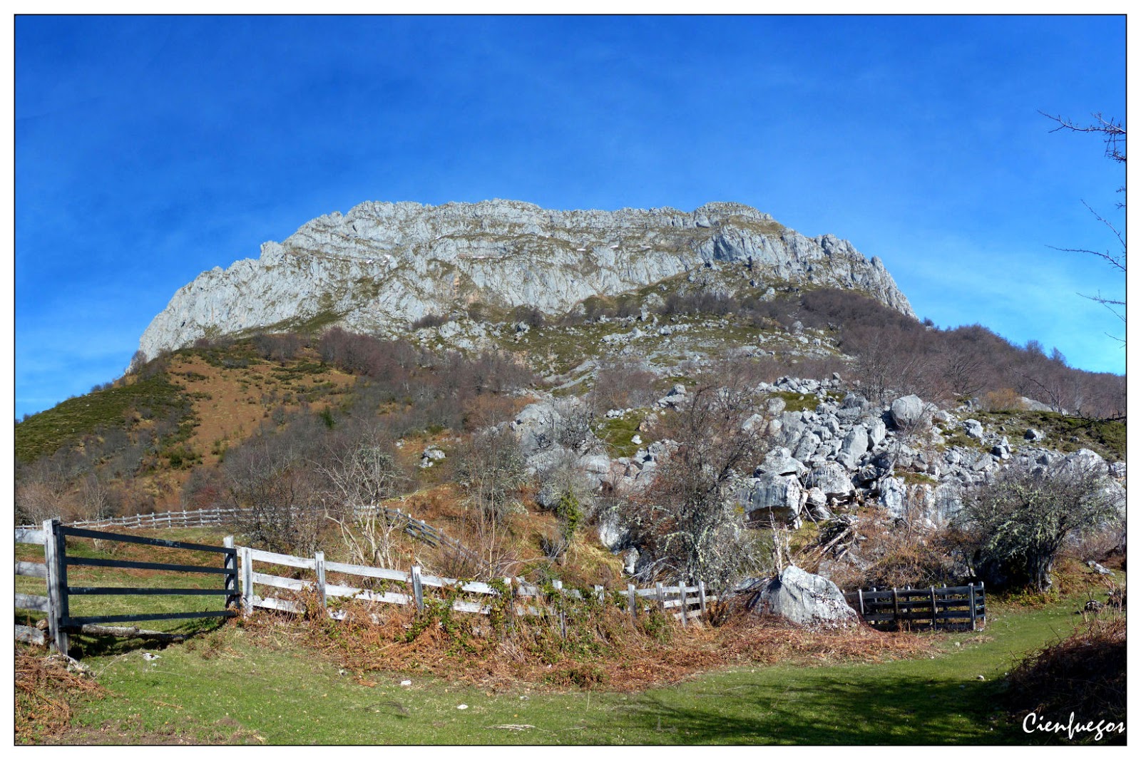 Caleyando con Cienfuegos: La Cotorra de Escobaño desde Soto de Sajambre