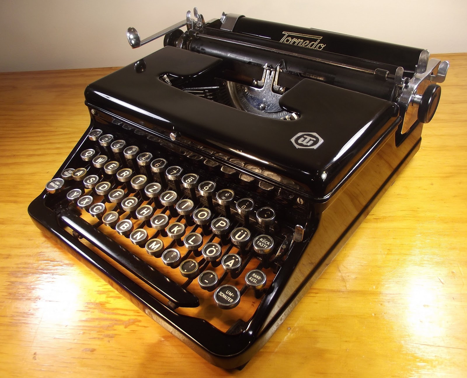 oz.Typewriter: A Volley of Torpedoes: 14 Great German Portable ...