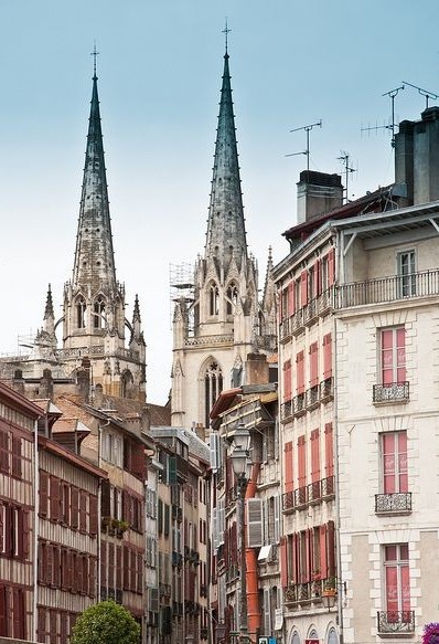 Disfruta de un tour con encanto en Bayona