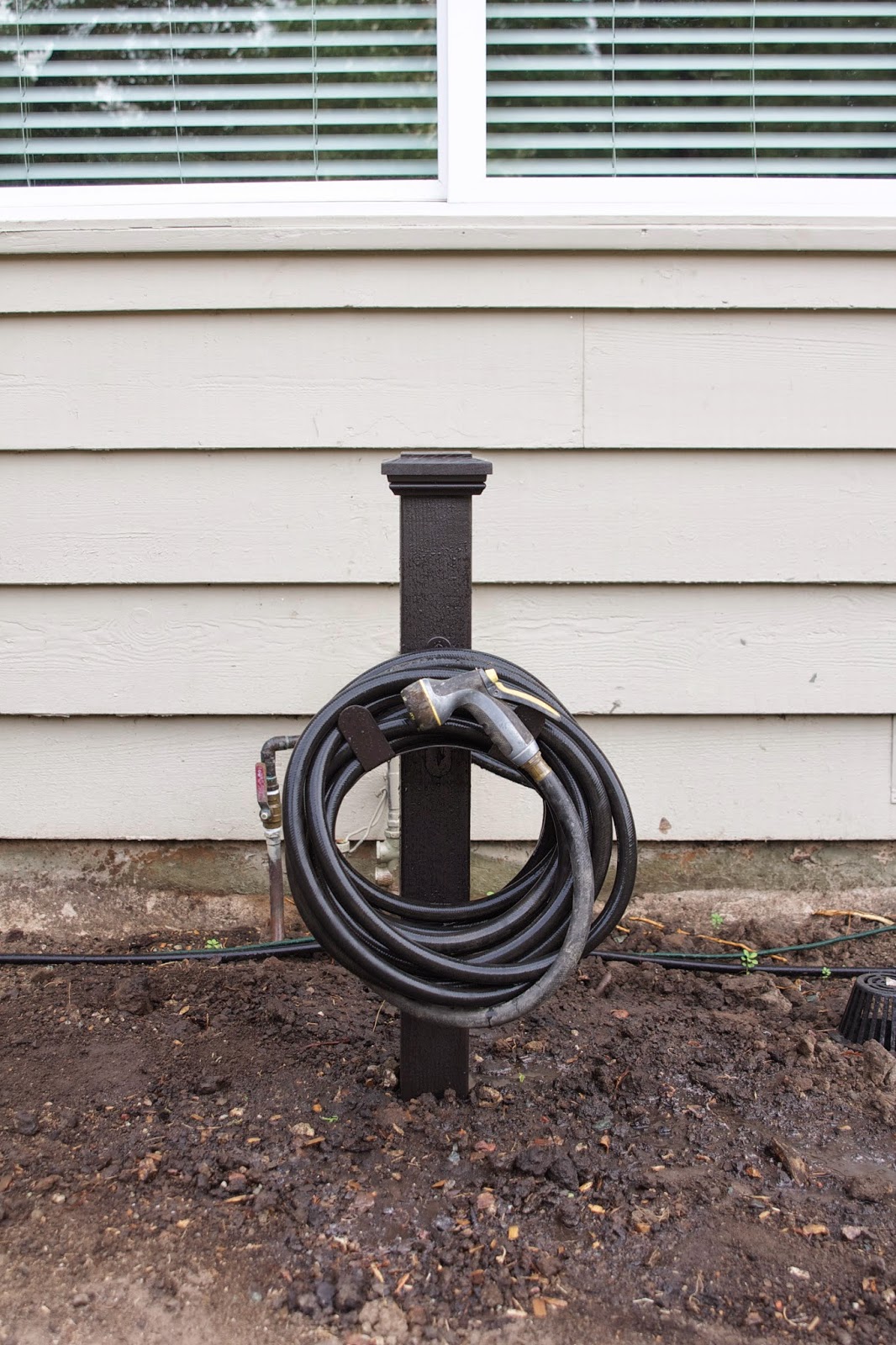 Simple DIY: Hose Holder | simply organized | Bloglovin’