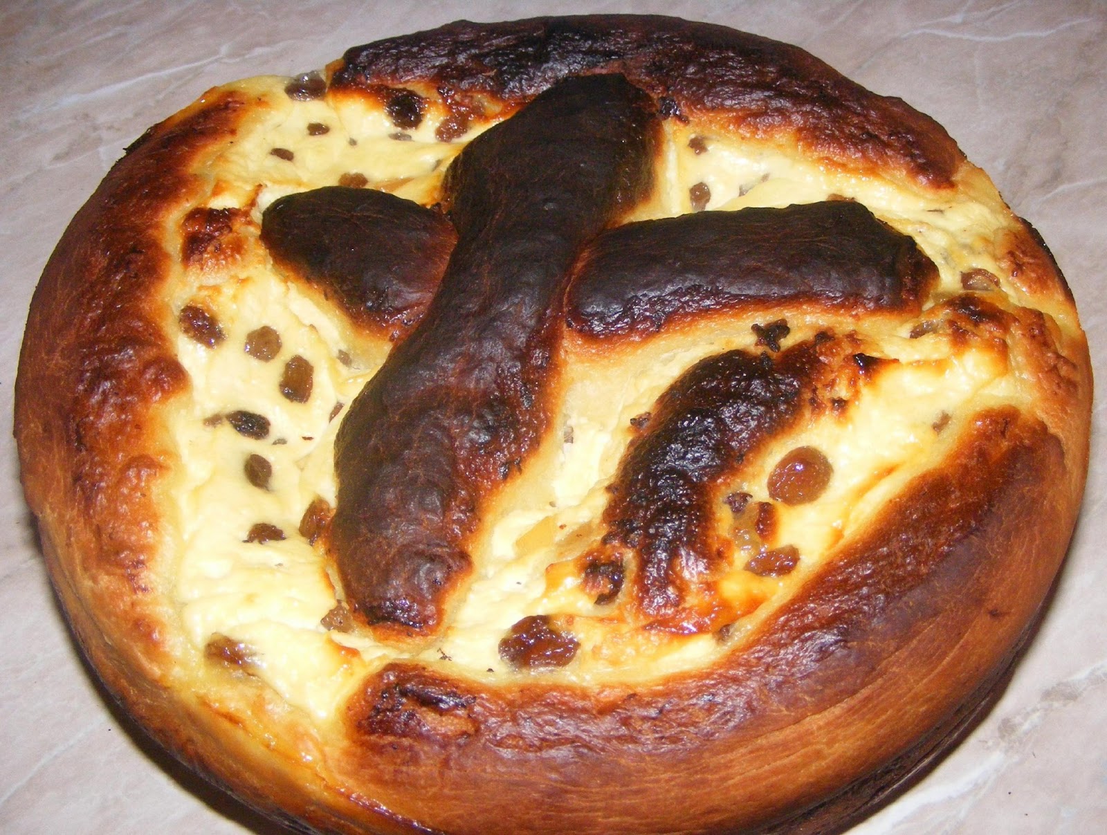 Pasca cu aluat de cozonac | Preparatedevis.ro