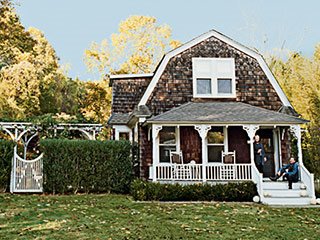 HOLLYWOOD CAPE COD: Gambrel roof lines