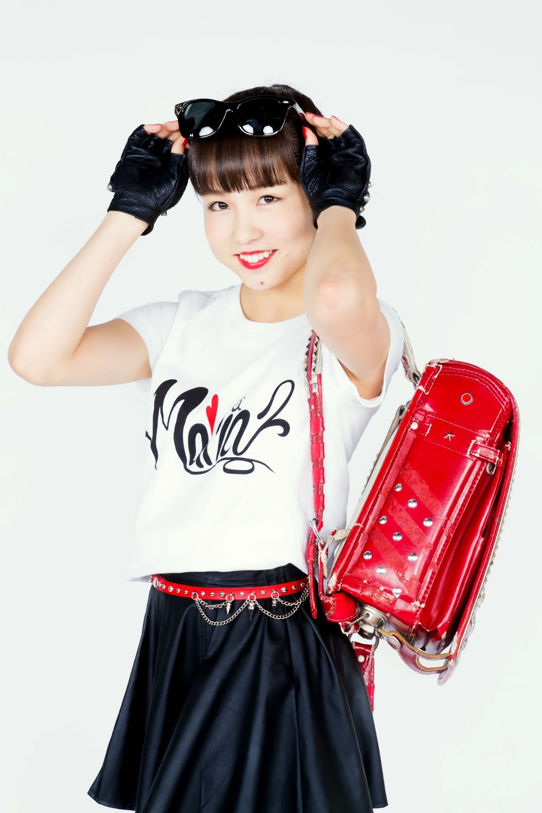 Rockin' Those Shades! - Maria - New Age Idols Introduction!!