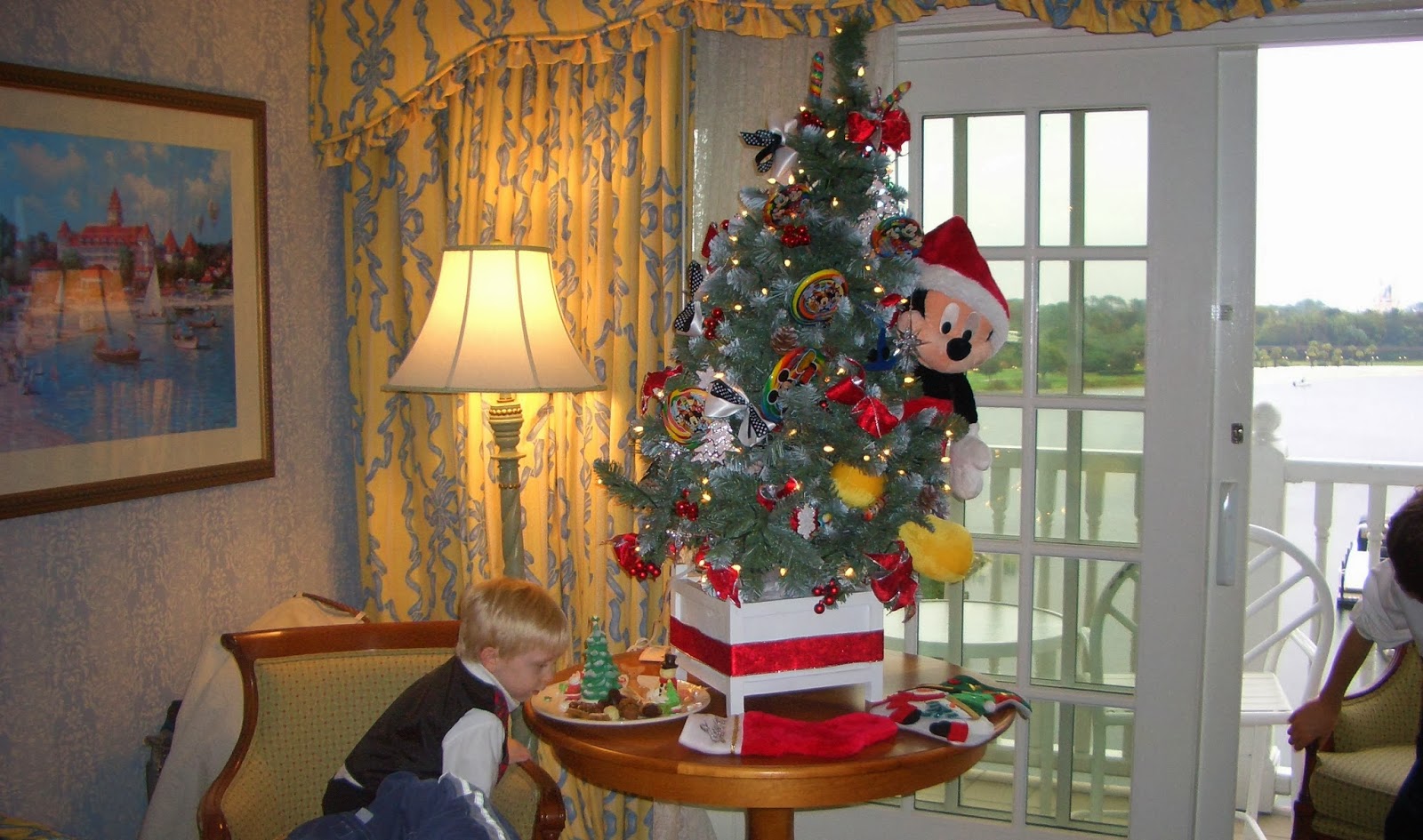 Disney Floral & Gifts Creates Christmas Magic That Lasts a Lifetime ...
