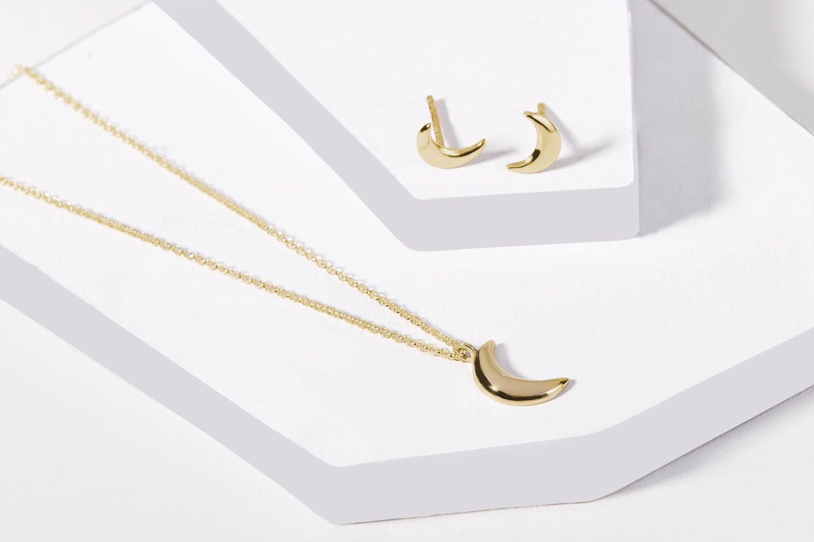 Less is more: Minimalist and Modern Jewelry