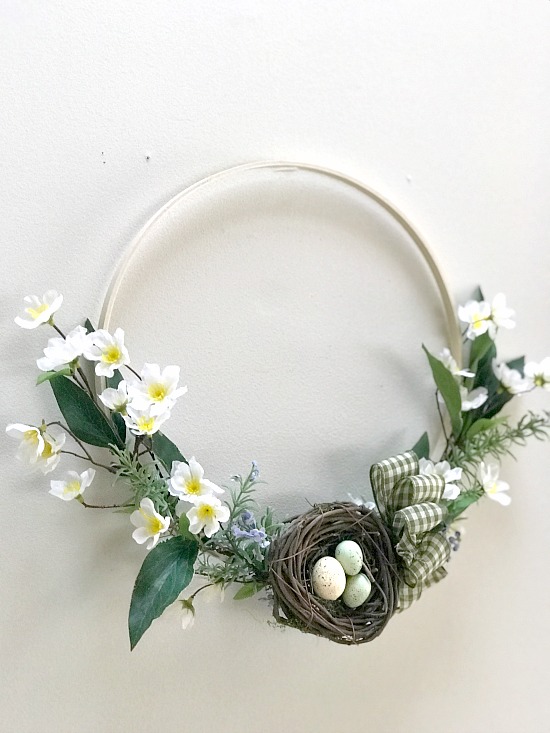 Quick and Easy Embroidery Hoop Wreath