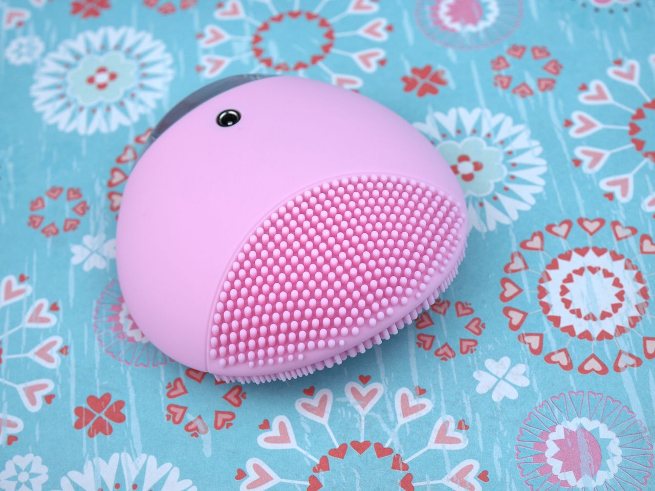 Foreo Luna Mini T-Sonic Facial Cleansing Device: Review | The Happy ...