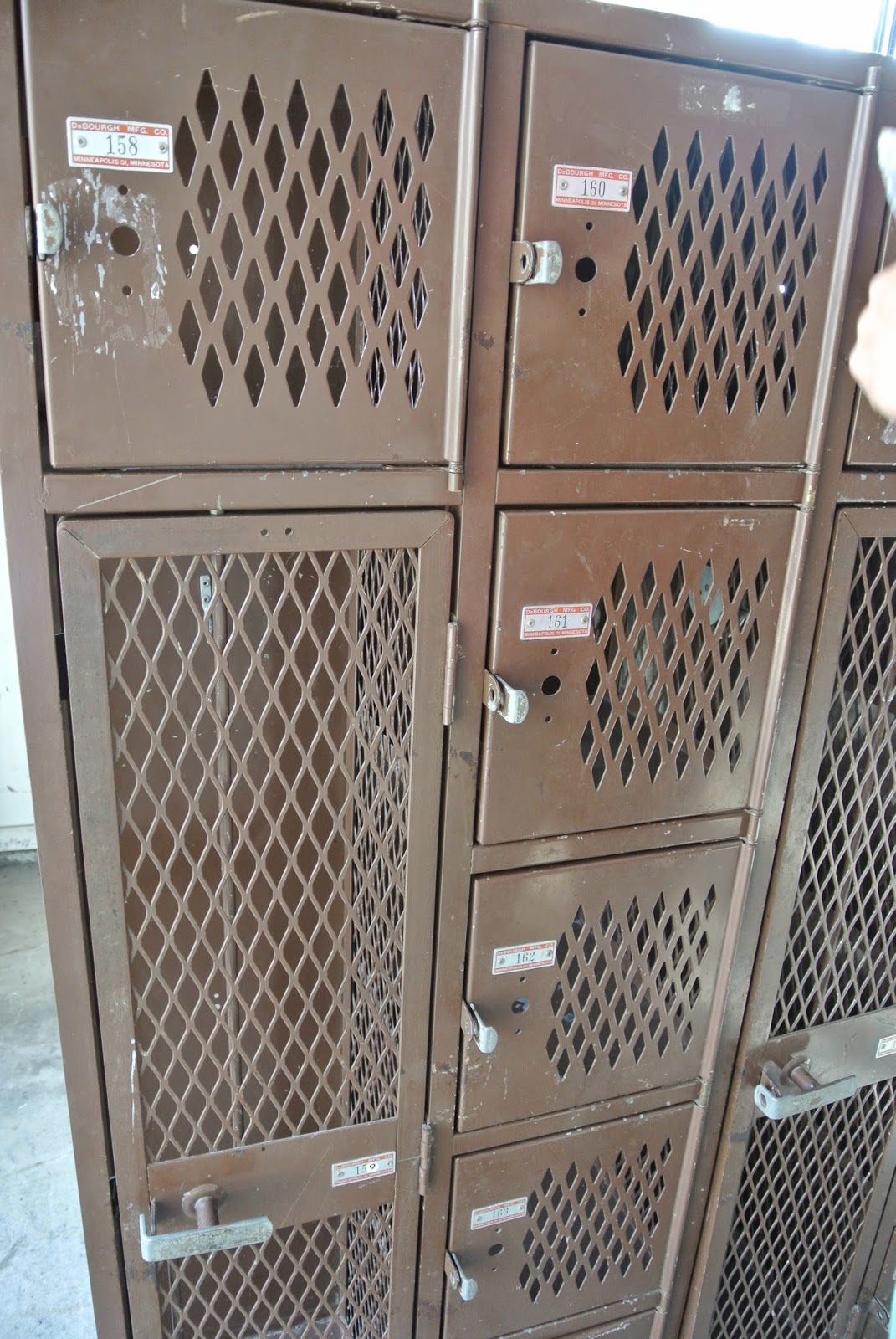 cmb love: Terrible Blogger + DIY Home: Lockers