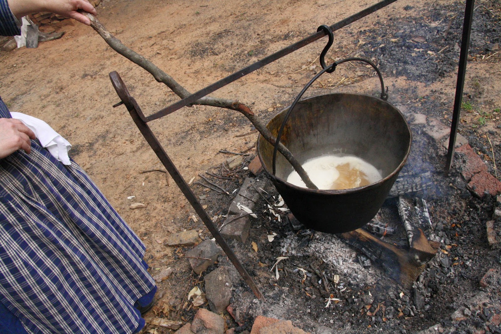 Walnut Grove: Watch out for the Lunar Bugbear!: Lye Soap Making 101