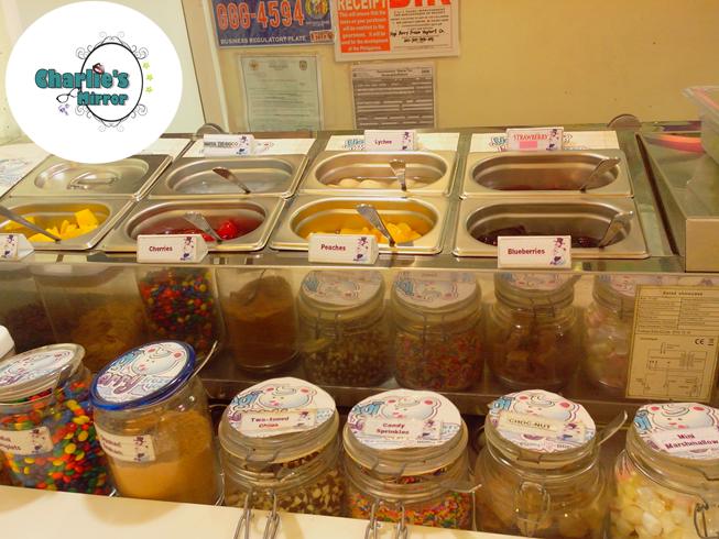 Charlie's Mirror: Food Talk: Yogi Berry Frozen Yogurt