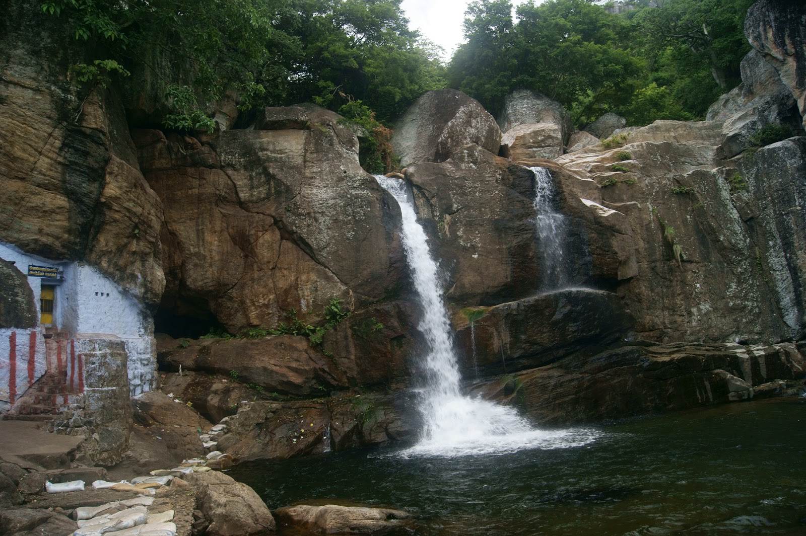 Tamilnadu Tourism: Shenbaga Devi Falls (Chembakadevi Falls), Courtallam ...