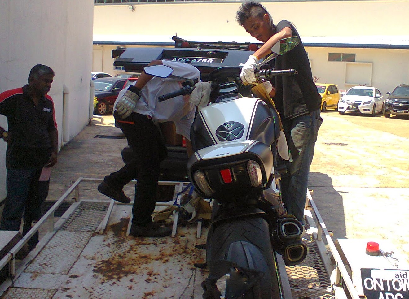 Towing Motosikal (Moto Aid Malaysia): MOTORCYCLE TRAILERS (MOTOAID ...