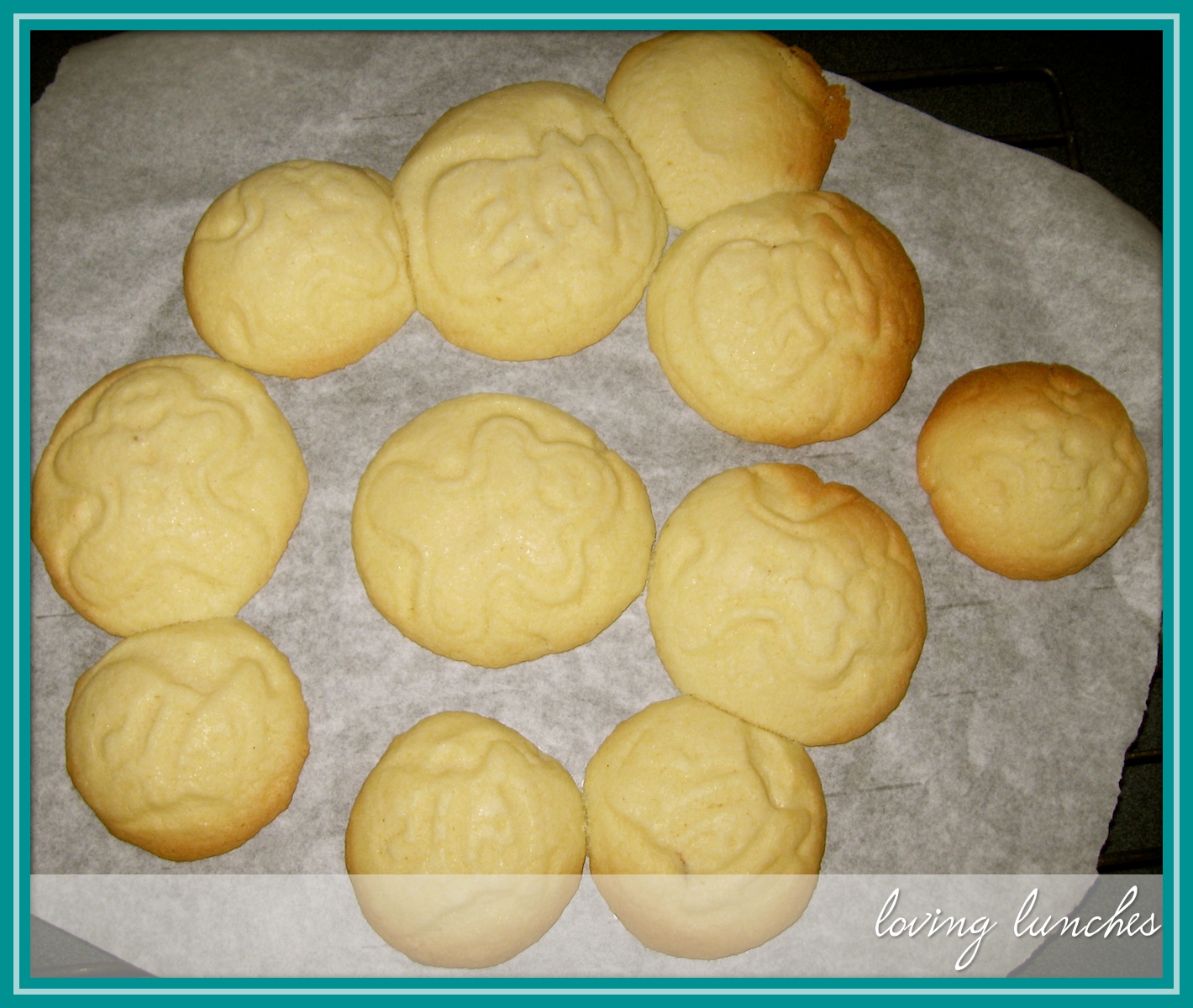 Loving Lunches: Shortbread Lollipop Angels