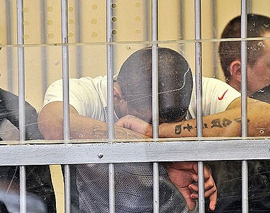 ΚΡΑΥΓΗ ΑΓΩΝΙΑΣ ΜΕΣΑ ΑΠΟ ΤΙΣ ΦΥΛΑΚΕΣ - Θετική Φωνή