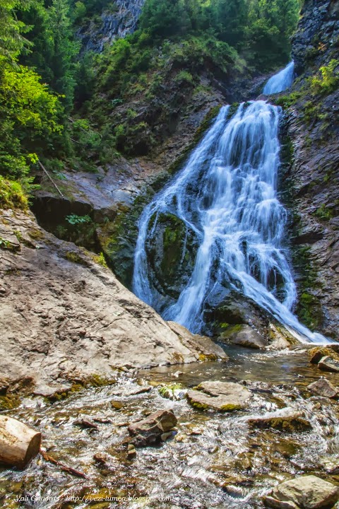 VEZI LUMEA, vezi locuri minunate in Romania: Cascada Rachitele