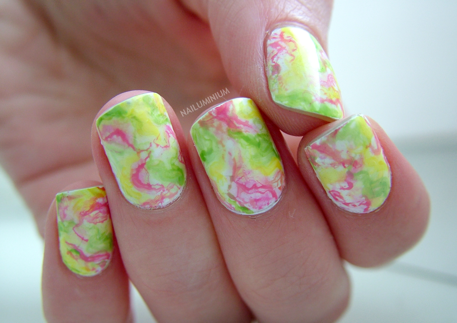 Nailuminium: Bright Watercolor