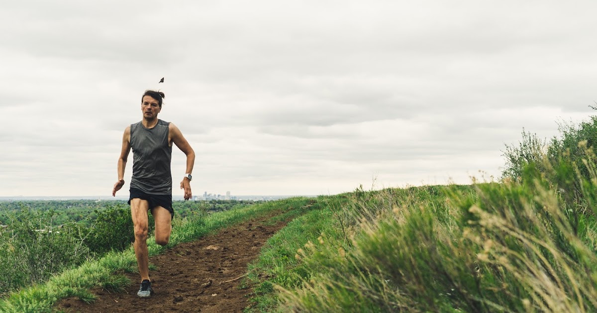 "Run feet off" nghĩa là gì?