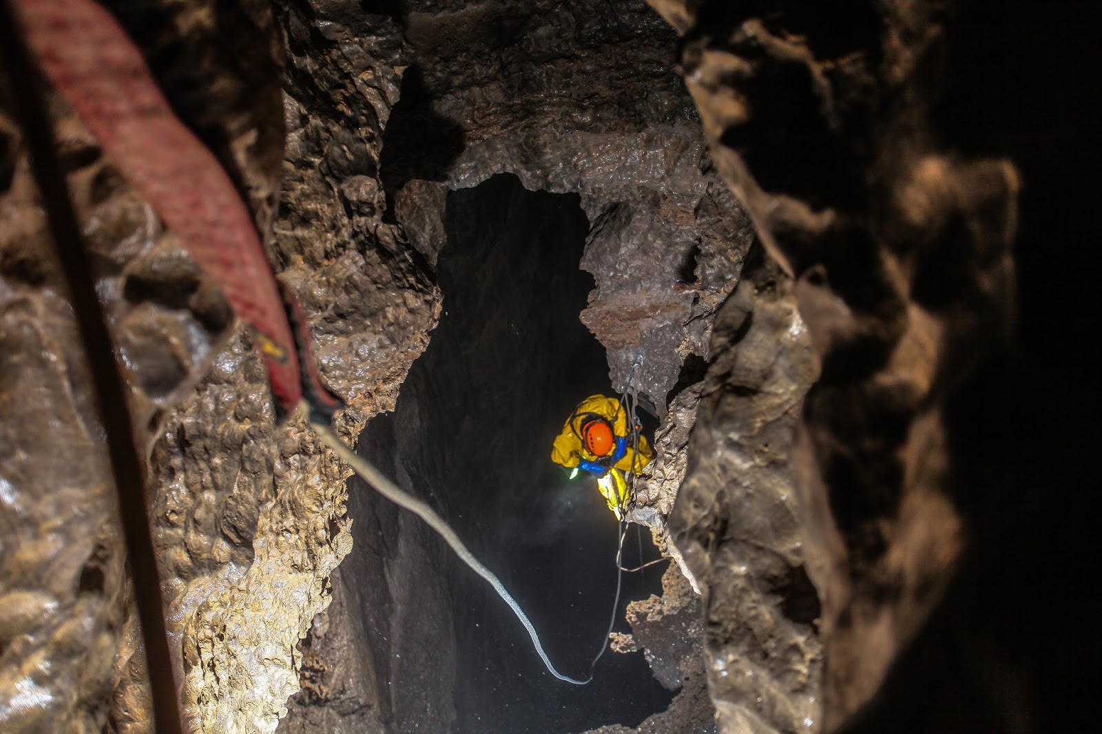 MAIN DRAIN CAVE DIVE EXPEDITION 2016, DIVE GEAR HAUL-IN - ADAM HAYDOCK