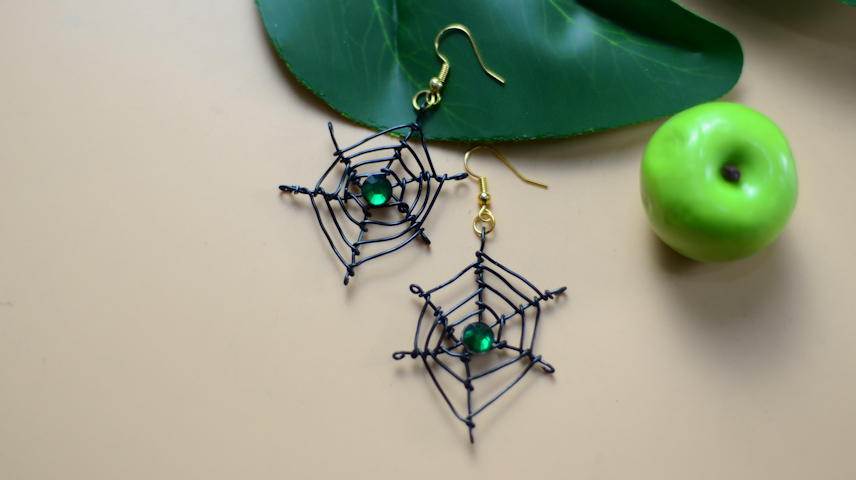 PandaHall Jewelry Making Tutorial on Heart Pendant Necklace with Pearl