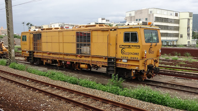 Blair's 鐵道攝影: 長盛營造 軌道動態穩定車(DTS, Dynamic Track Stabilizer) DGS 62N CS5002