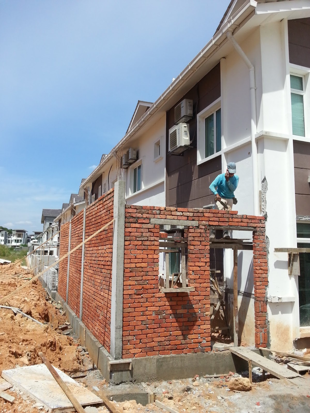 G INTERIOR DESIGN & CONSTRUCTION SDN BHD: 3 Storey Link house * Corner Lot*
