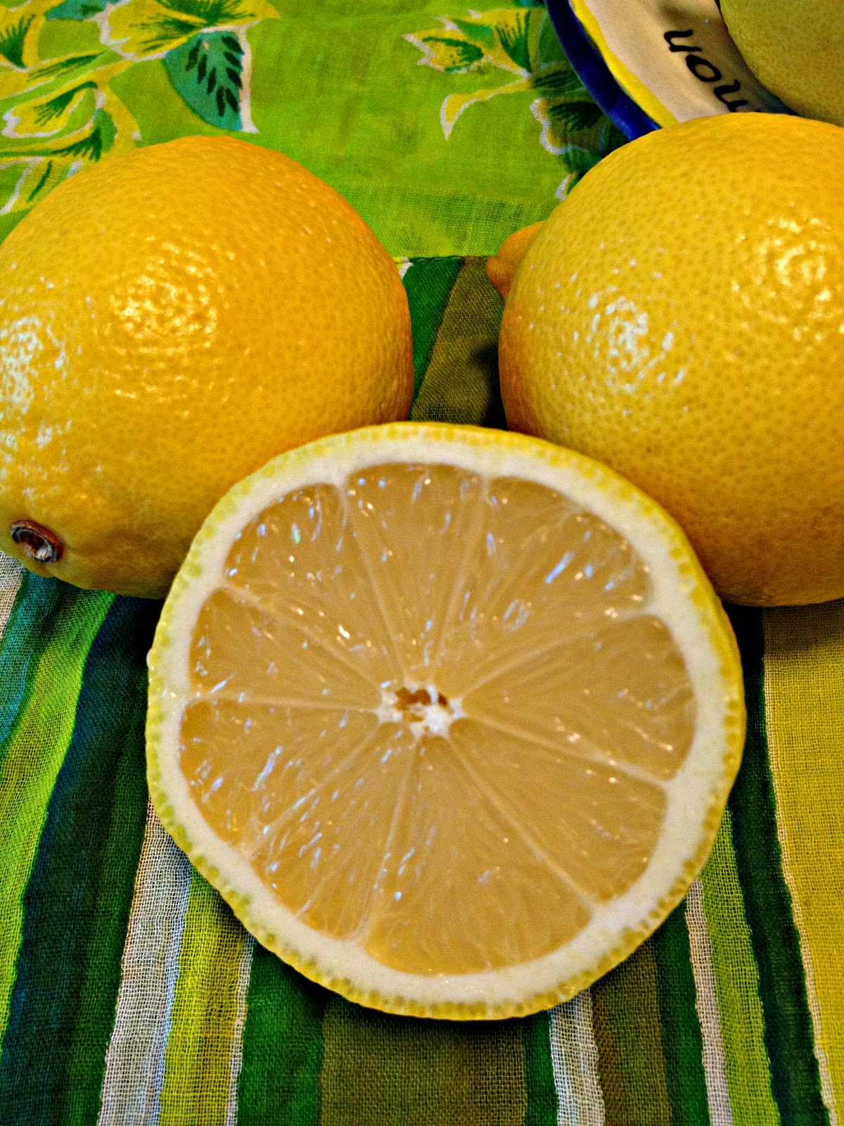 Postcard Pictures: Lemon, lemóni, limoni