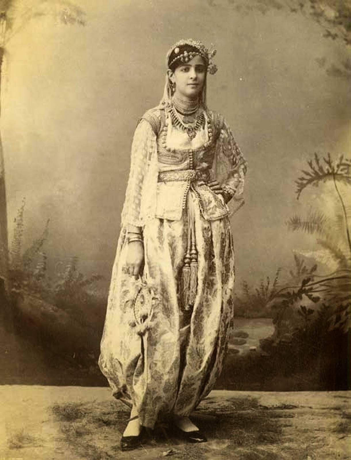 Mariage Algerie: Le Karakou, un indispensable