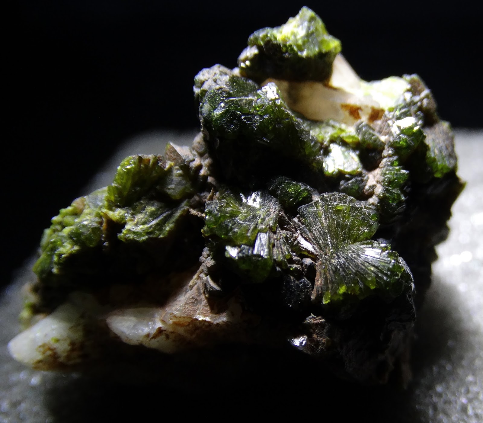 Epídoto - Mineral Pedra