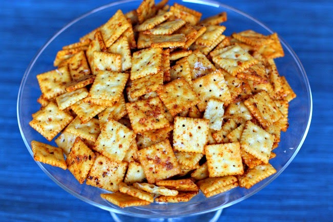Recipes For Divine Living: Spicy Ranch Mini Crackers