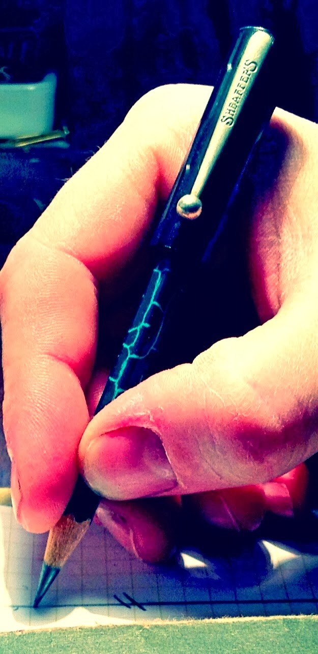 NOBLE IGNITUS:: A retired fountain pen cap as a perfect pencil extender