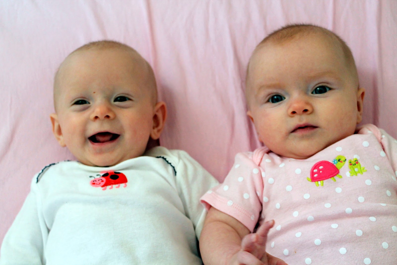A blog for my mom: Nursing Twins: Beyond the newborn days